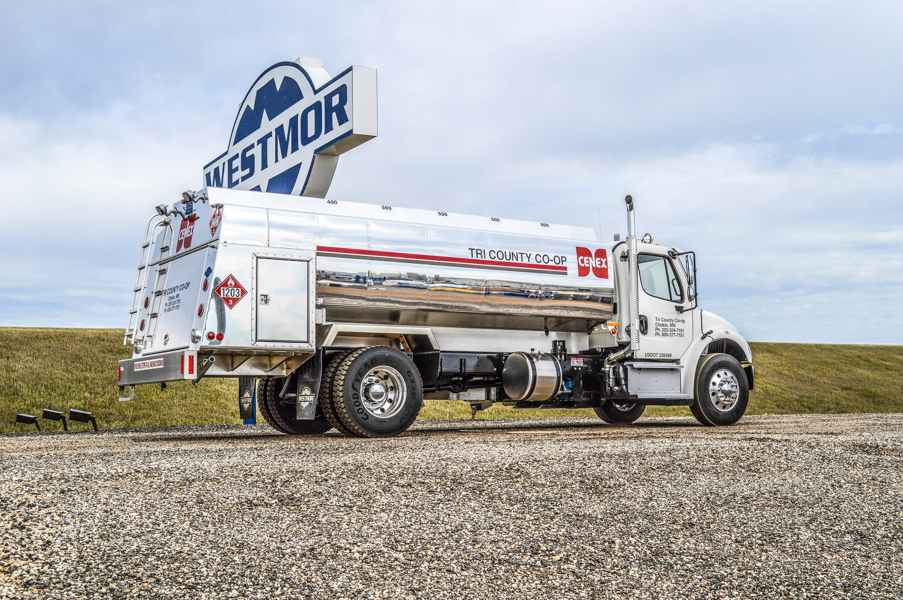 Refined Fuel Trucks – CHS Propane Equipment